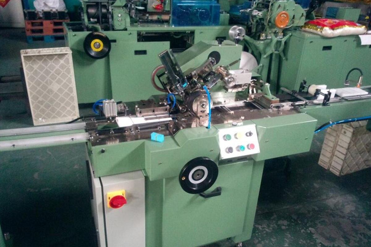 Automatic HLP2 Cigarette Packing Machine Professional Supplier